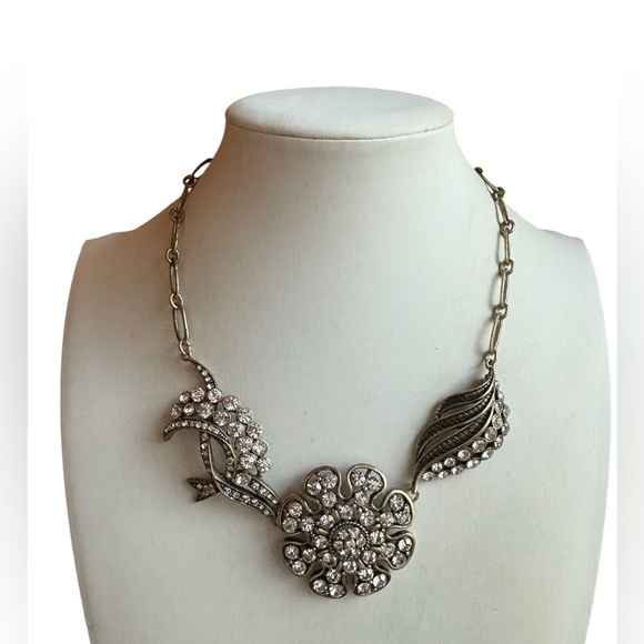allison reed | Jewelry | Allison Reed Elegant Silver Floral Necklace ...